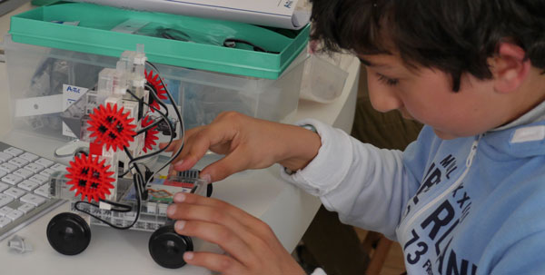 Animation enfant de robotique pour les 9-14 ans | École Algora